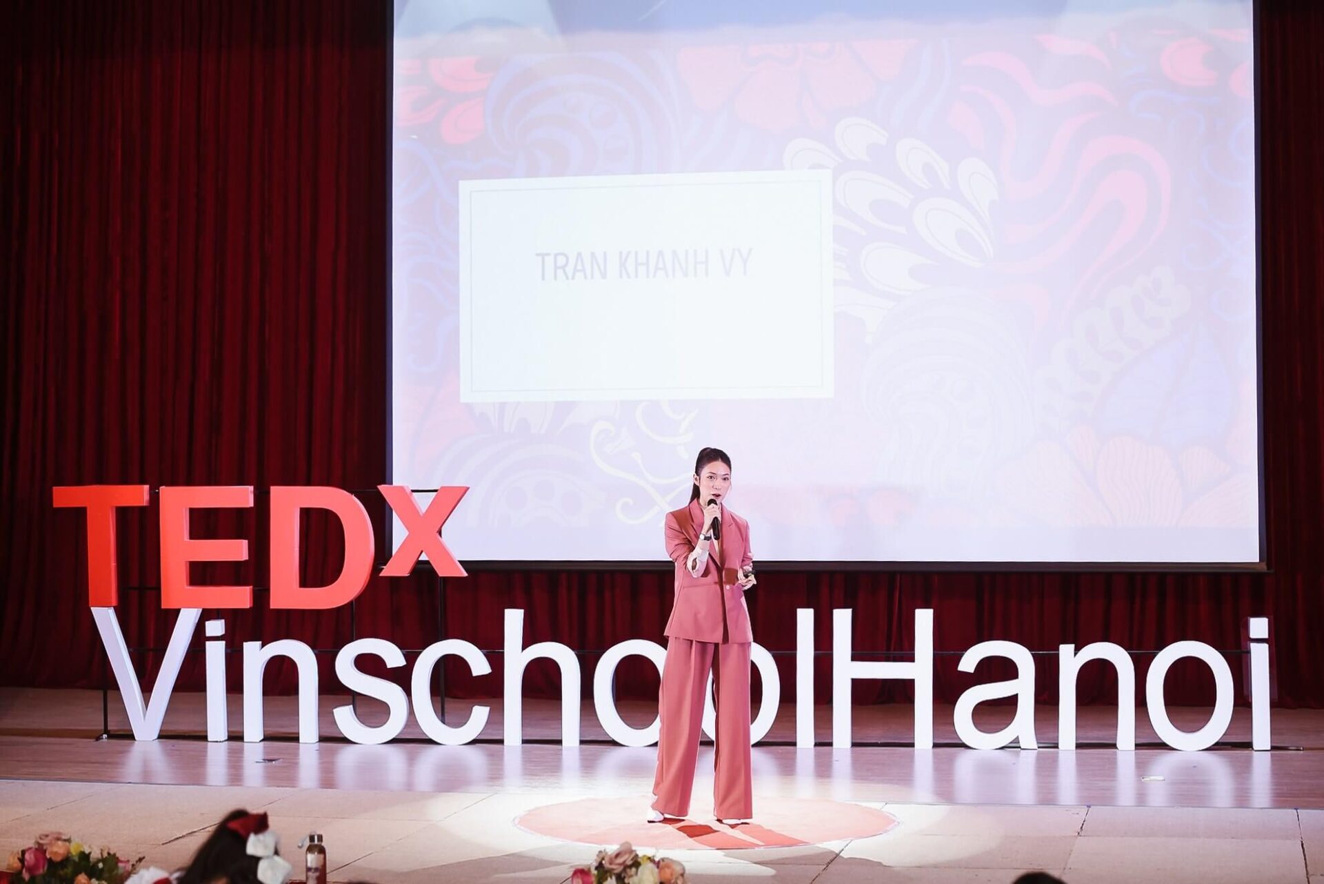 10 bài TEDx Talks luyện Listening IELTS online hiệu quả - IELTS Xuân Phi